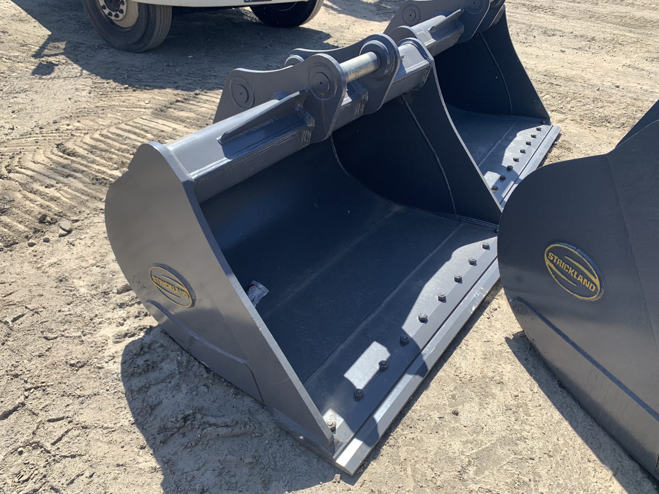 STRICKLAND CLEANOUT BUCKET - Darling Sons Intl