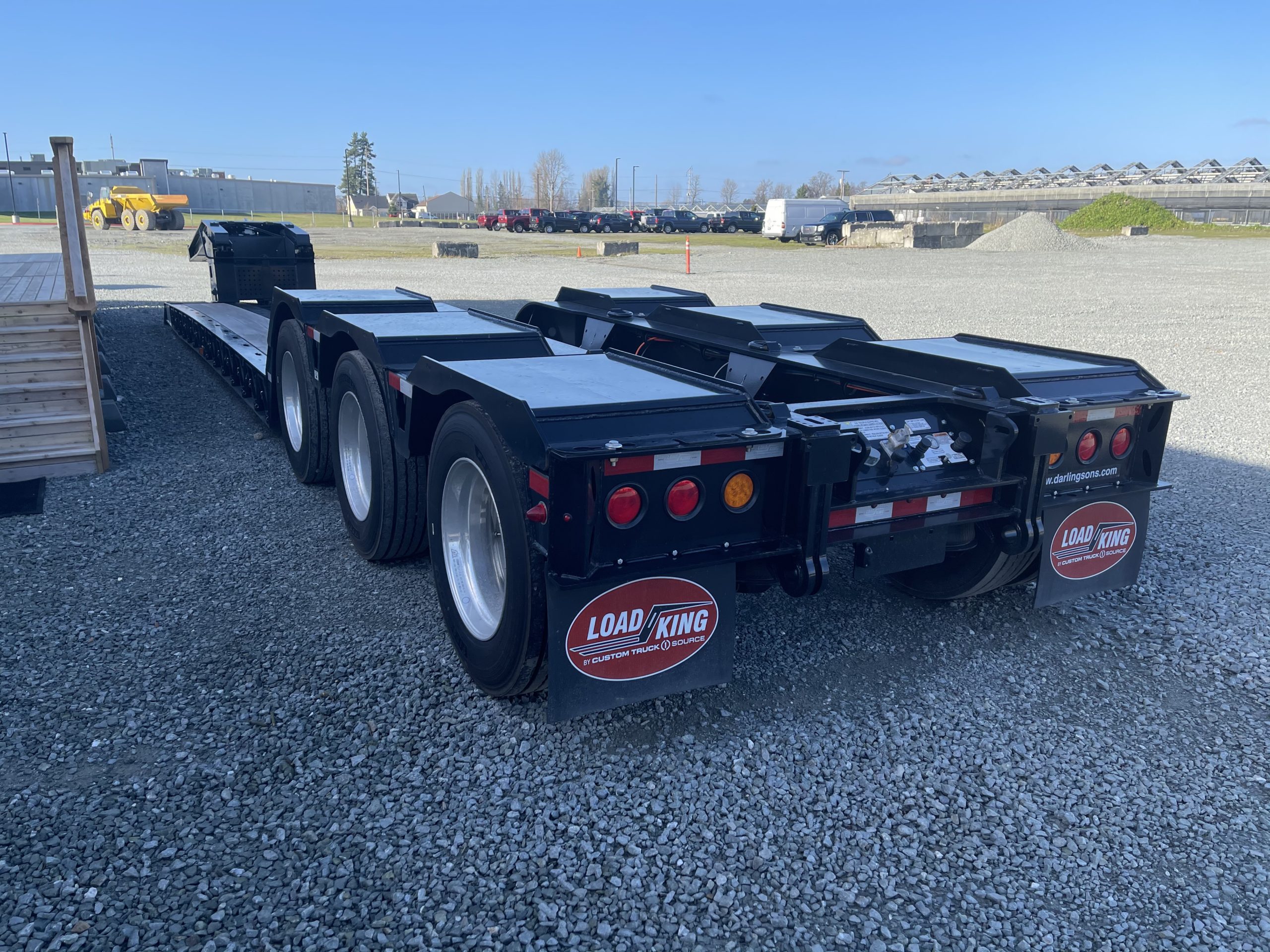 NEW 2022 LOAD KING SIGNATURE SERIES 60-TON LOWBOY - Darling Sons Intl