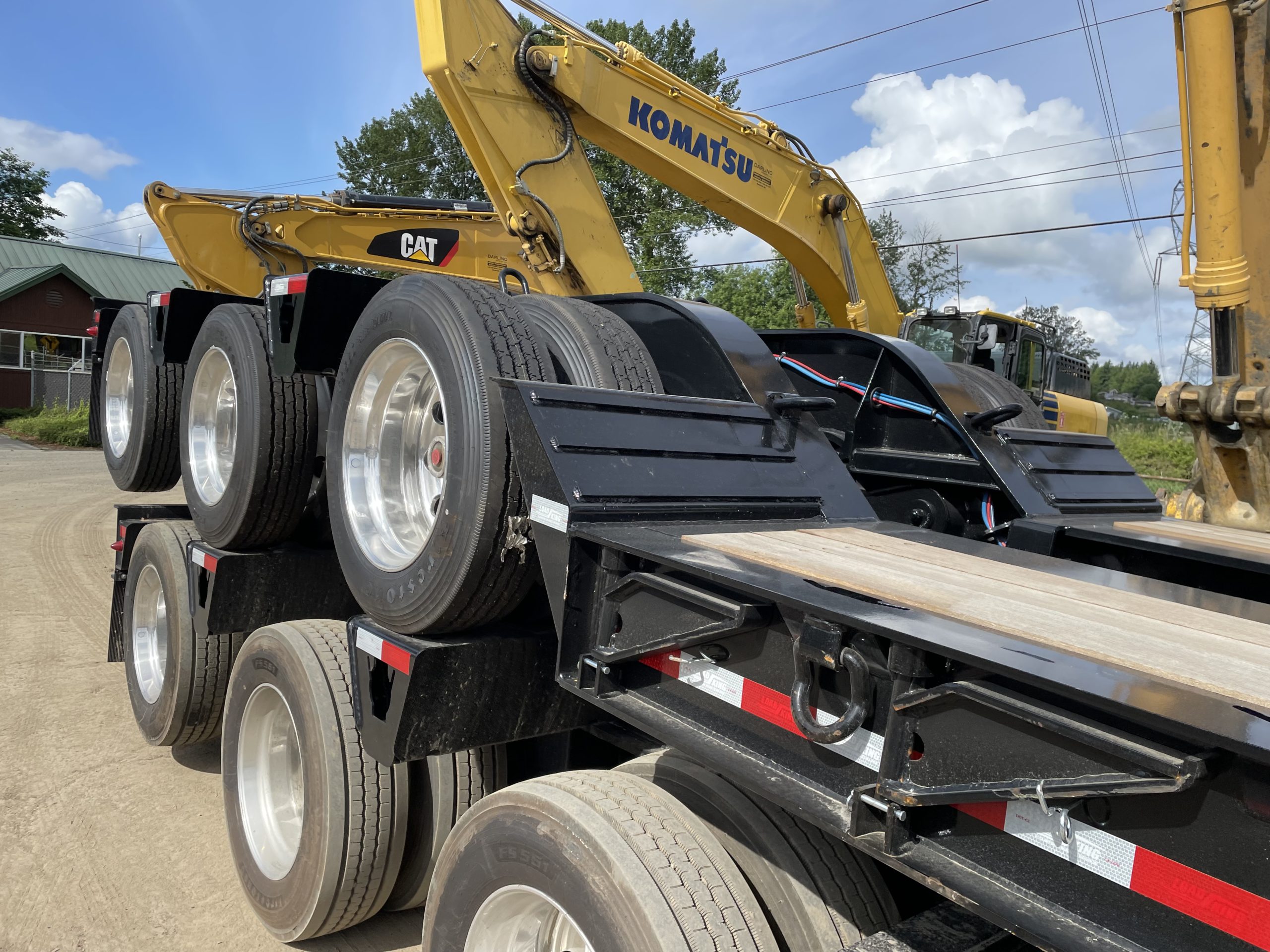 GALLERY - NEW 2024 LOAD KING SIGNATURE SERIES 60-TON LOWBOY - Darling ...