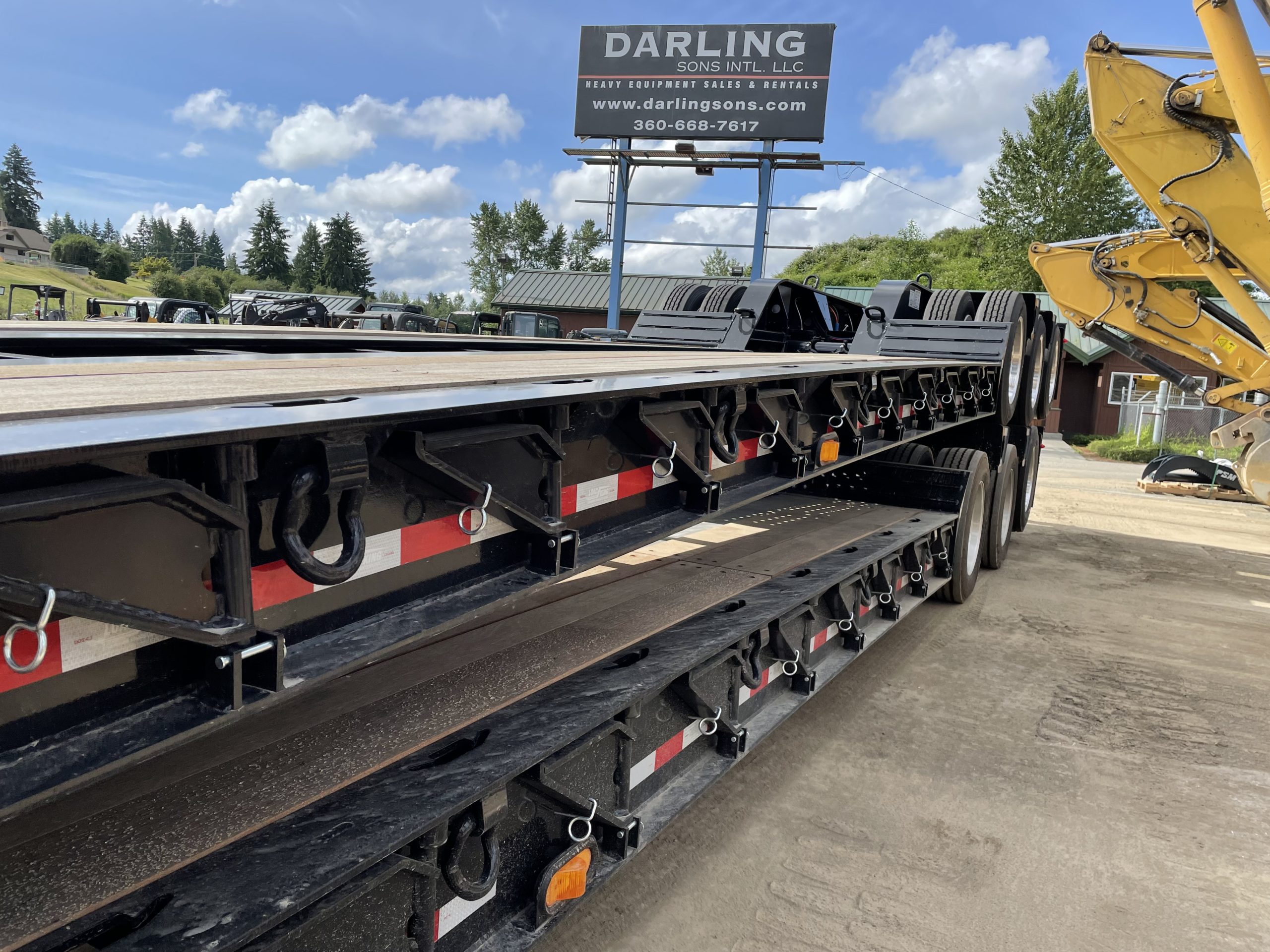 NEW 2022 LOAD KING SIGNATURE 55F LDH LOWBOY - Darling Sons Intl