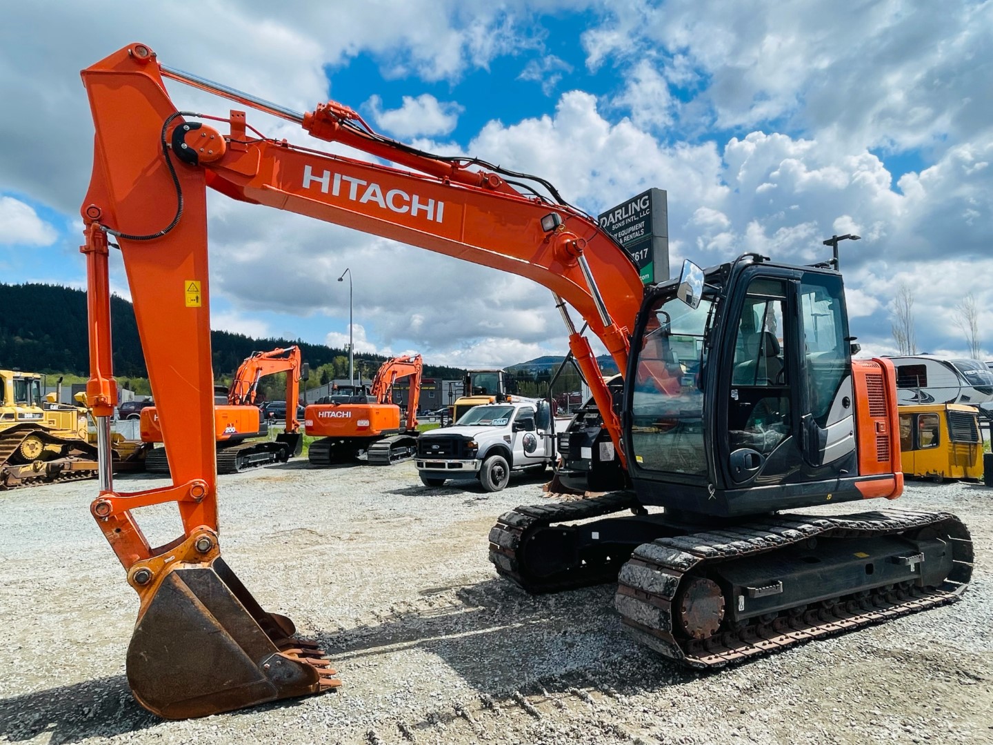2018 HITACHI ZX135US-6 - Darling Sons Intl