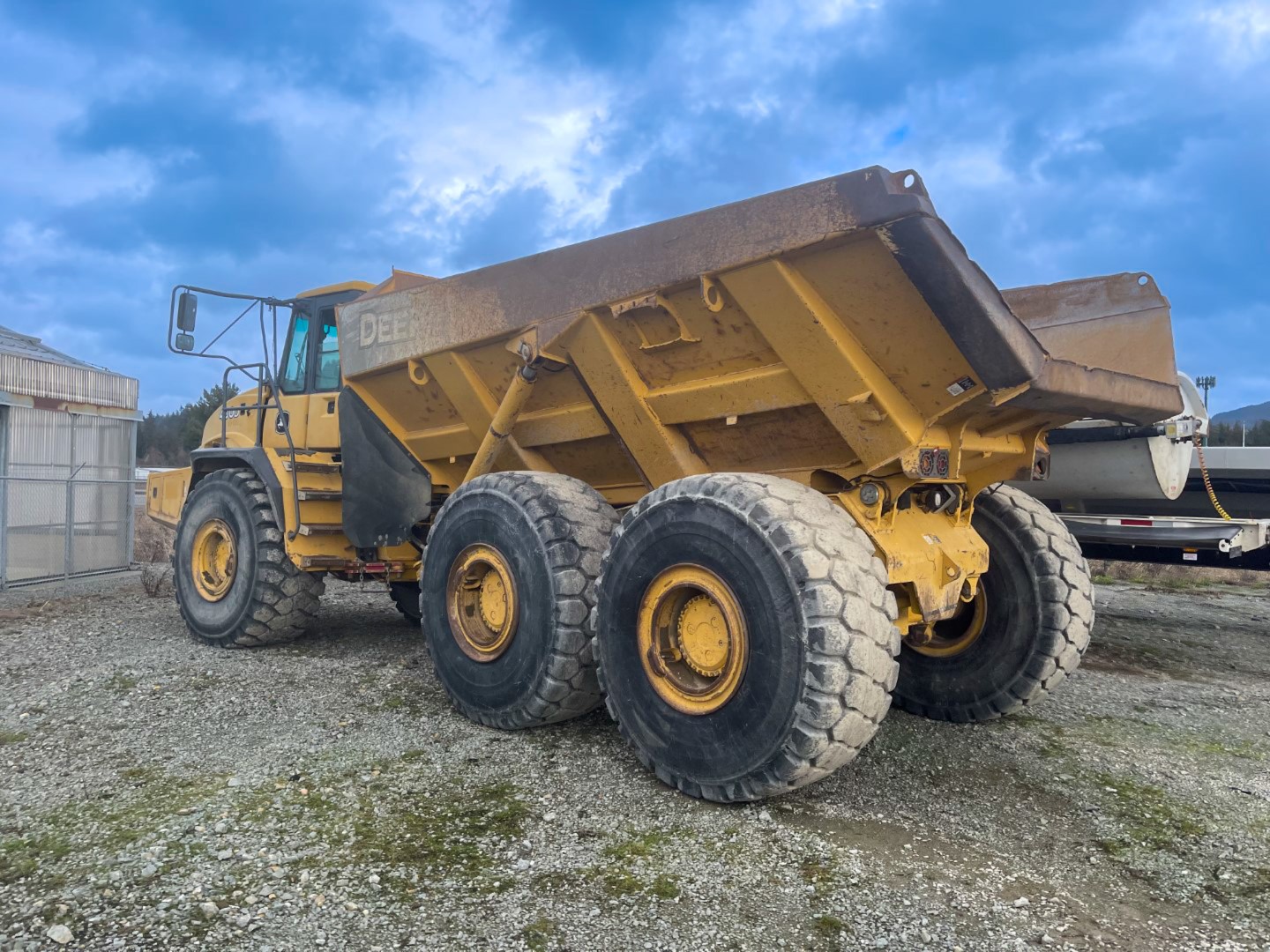 2007 DEERE 400D - Darling Sons Intl